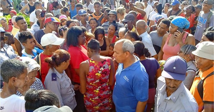 El Gobierno cubano reconoció la hambruna y envía arroz y leche a los ...